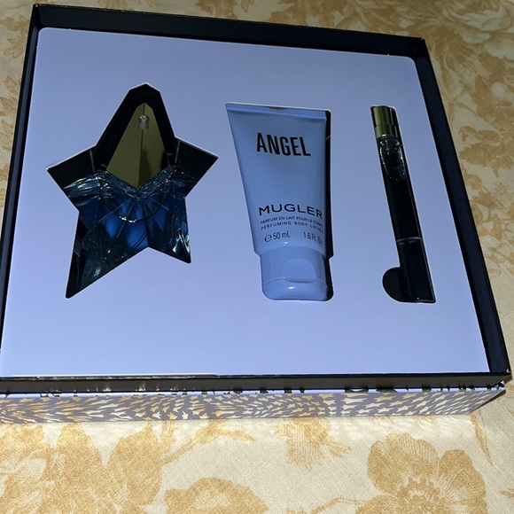 Mugler | Bath & Body | New In The Box Angel Eau De Parfum Gift Set ...